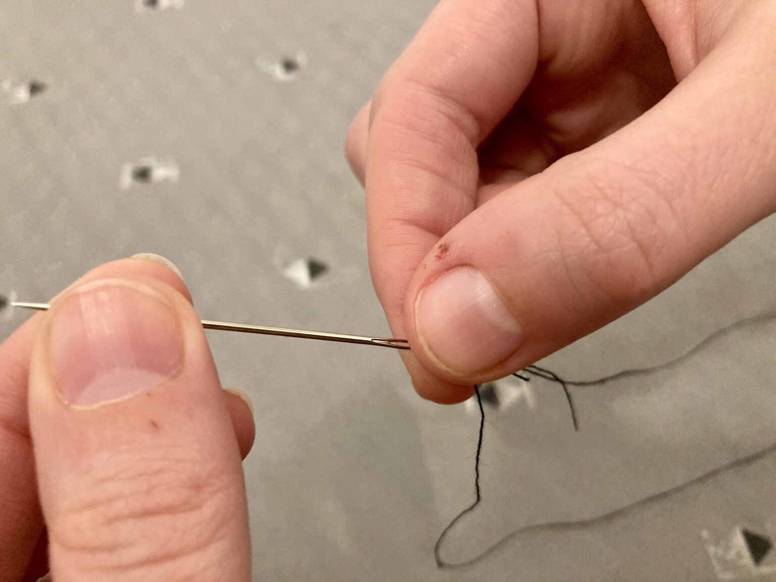 A Gentle Guide to Threading, Marrying & Knotting Your Needle - Sweet ...